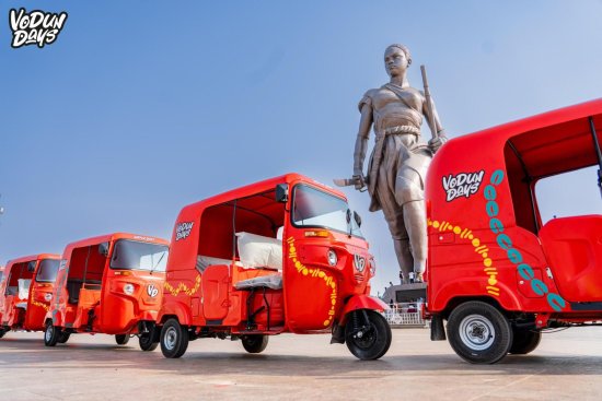 Des tricycles à l’effigie des Vodun Days 2025 - 24 HEURES AU BENIN