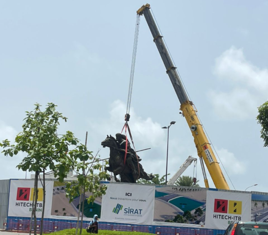 La statue Bio Guera désormais au carrefour Erevan - 24 HEURES AU BENIN